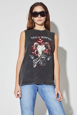 Remeras-Black Baccara